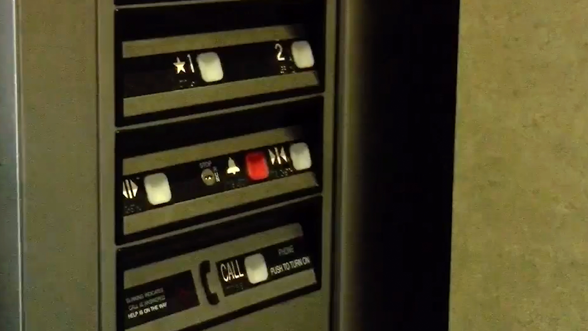 KVAQ-TV | Multiple students stuck after elevator malfunctions